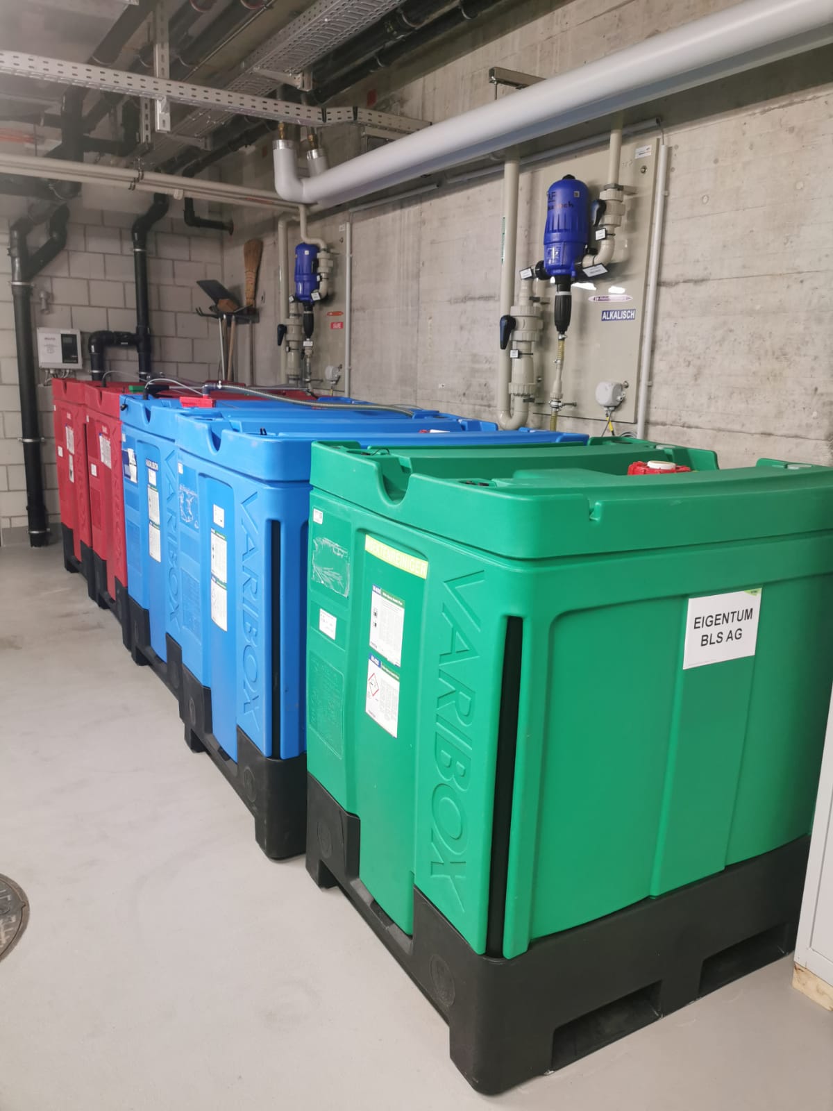 1000L IBC Salpetersäure - VARIBOX